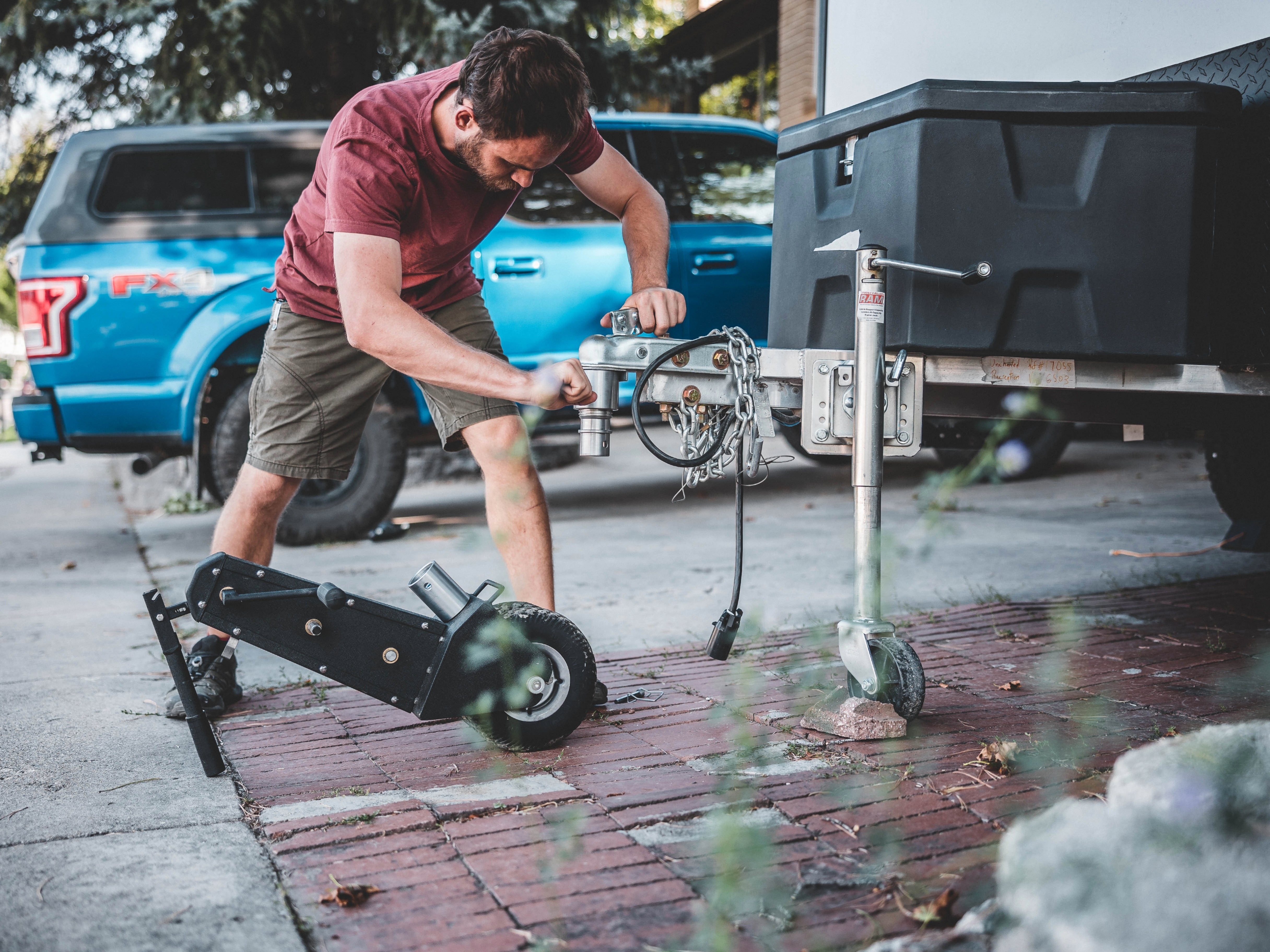The Do's and Don'ts of Trailer Moving: Essential Safety Guidelines ...